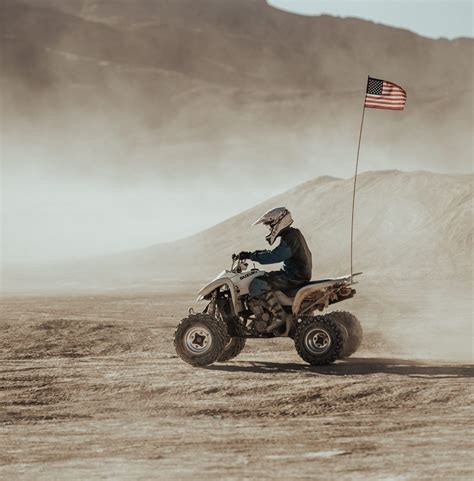 Best Whip Flags For Atv Utv And Off Roading In 2025