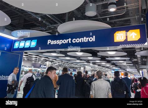 Border Control Uk Fotos Und Bildmaterial In Hoher Auflösung Alamy