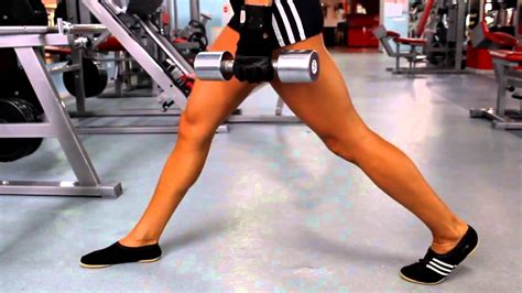 Выпады с гантелями Упражнение для ягодиц и бедер Youtube