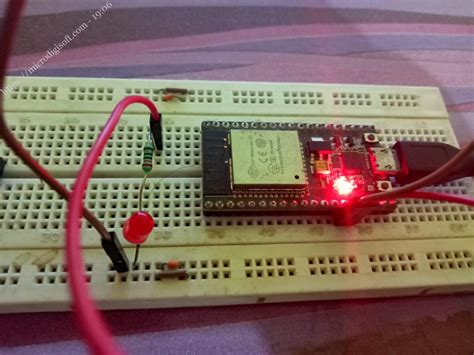 Programming Esp32 Esp8266 Gpios Using Micropython Blinking Led