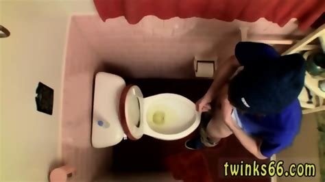 Guys That Like Giving Oral Gay Sex Unloading In The Toilet Bowl Eporner