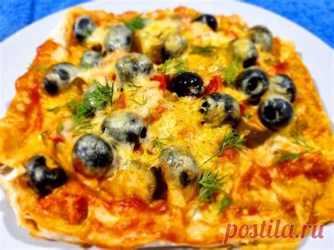 Пицца из лаваша Пицца из лаваша Нарезаю перец огурец сардельки укро Постила