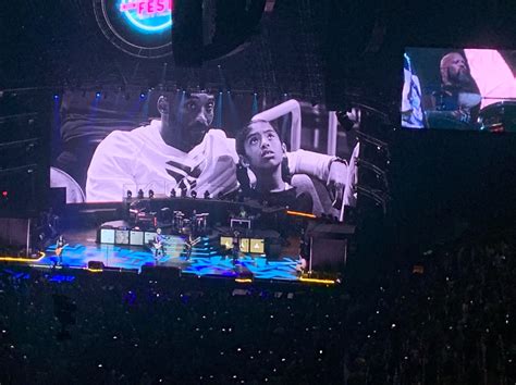 Photos More Pictures Of Guns N Roses Dedicating Song To Kobe Bryant