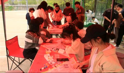 船山学院学习二十大筝相绽芳华首届风筝节正式启动 南华大学船山学院