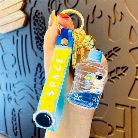 พร้อมส่ง พวงกุญแจนักบินอาวกาศหลากหลายรูปแบบ พวงกุญแจบ้าน รถ กระเป๋า