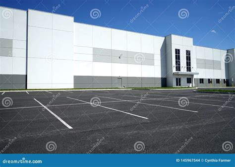 Exterior Moderno Del Almac N Foto De Archivo Imagen De Nuevo Construido