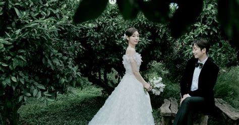 김연아 고우림과 결혼 2주년 자축…미공개 웨딩화보 대방출