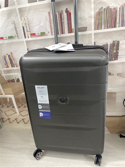 Delsey 30 吋行李箱旅行箱 Delsey 30 Inch Luggage 50 X 76 X 30cm 興趣及遊戲 旅行 旅遊