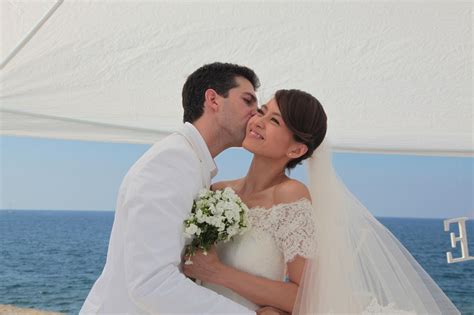 “高妹”梁咏琪一家三口逛商场，老公身高近2米，3岁女儿长腿抢眼sofia