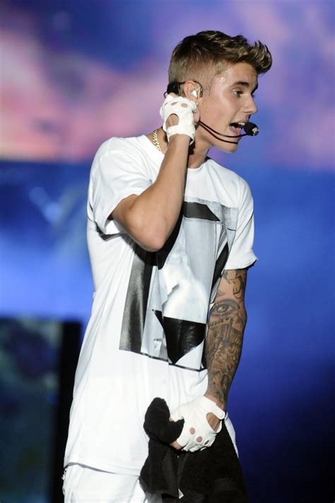 Justin Bieber Caught On Camera Leaving Brothel In Brazil Ibtimes India