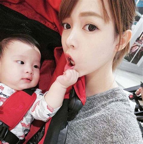 Hotgirl bị nhầm là chị của con trai vì quá trẻ bị đình chỉ học vì mang bầu tuổi 17