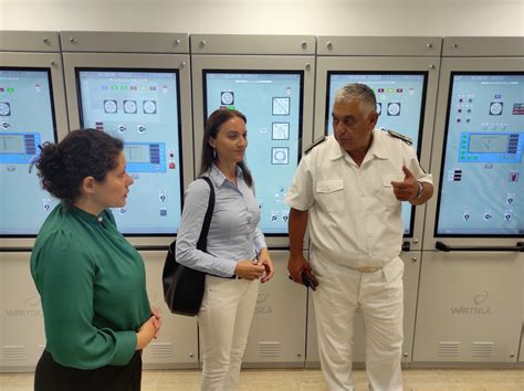 Посланикът на Словения на посещение в Морско училище снимки Pan Bg