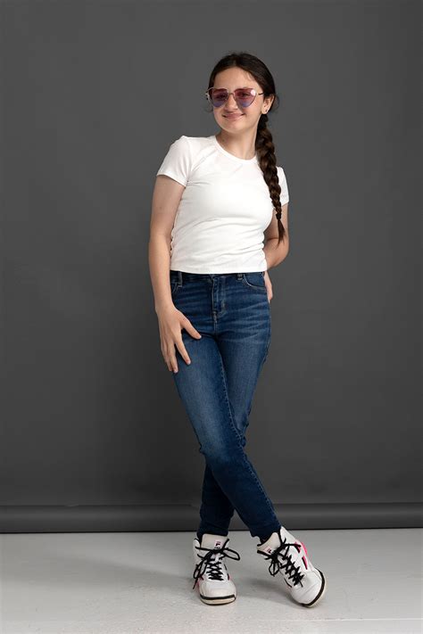 Allison J New View Modeling