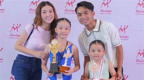 لديهم جداول زمنية لبعضهم البعض ، يبدأ سارويندا في صعوبة في التجمع مع