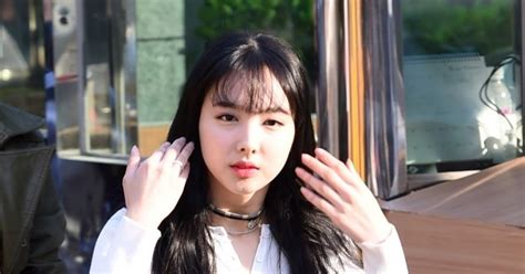 트와이스 나연 아침에도 예쁜 토끼소녀