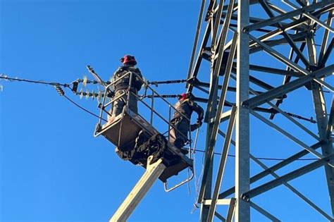 У Міненерго заявили про серйозні пошкодження електромереж Читайте на Ukr Net