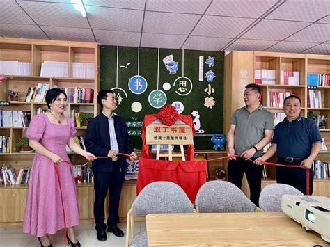 30万册数字图书为建筑工地添书香湖北省活动书屋