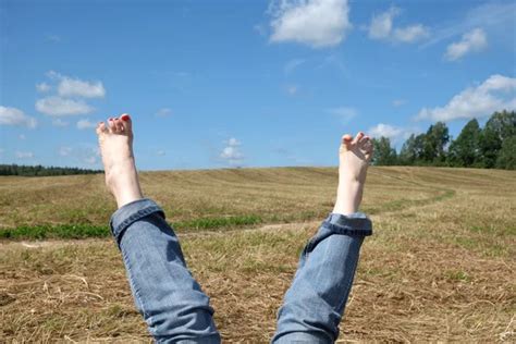 Pernas Abertas Nuas Fotografias Pernas Abertas Nuas Imagens Royalty Free Depositphotos