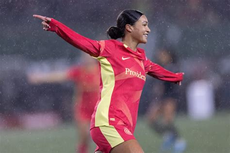 Official Sophia Wilson Is Returning To The Portland Thorns Exercises