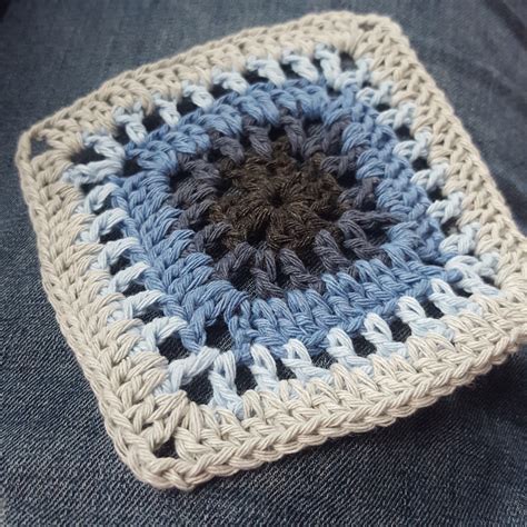 Nilla K Creates The Simple Square Pattern