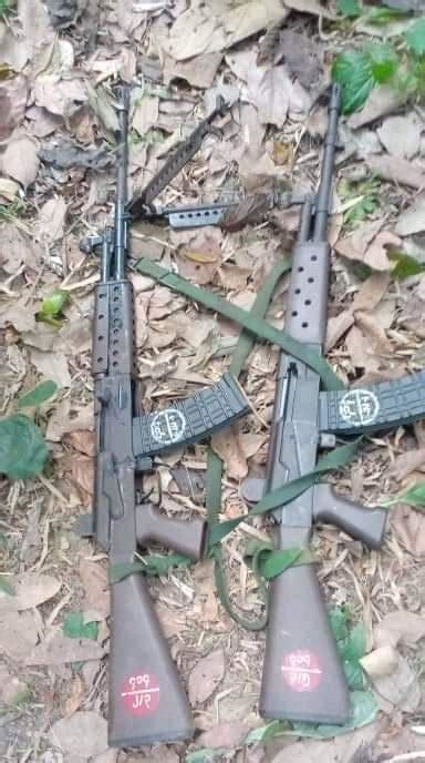 သံတောင်မြို့၊ ၁၁ မိုင်ကုန်းအနီး ကင်းလှည့်နေသော စစ်သား ၂ ဦး ကို Knla မိုင်းဆွဲ၊ သေနတ် ၂ လက်ရရှိ