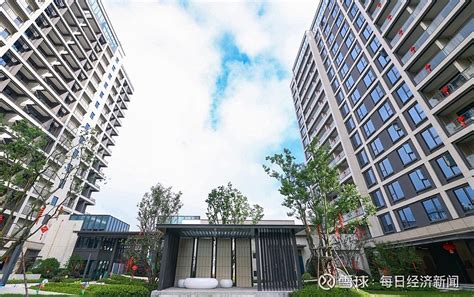 房企交付报告·企业篇 中梁控股：上半年交付51400套，多个项目交房即交证 事业部总经理、工程负责人陪伴业主交房与验房，现场答疑、解决问题 7月5日，《每日经济新闻》记者从中梁控股方面