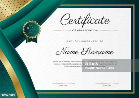감사 템플릿 금색과 검은 색 녹색 색상의 인증서 골드 배지로 현대 인증서를 청소하십시오 고급 스러움과 현대적인 라인 패턴의 인증서 테두리 템플릿 디플로마 벡터 템플릿