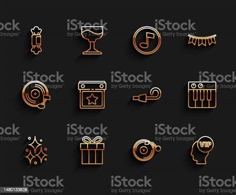 세트 라인 불꽃 놀이 선물 상자 사탕 디스크가있는 비닐 플레이어 머리 안에 Vip 캘린더 파티 음악 신디사이저 및 생일 경적 아이콘 벡터 Dj에 대한 스톡 벡터 아트 및