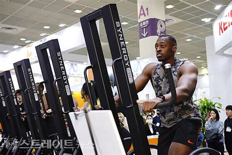 [포토] ‘2023 스포엑스 디랙스 파워타워 시연하는 피트니스 모델들