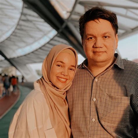 5 Potret Artis Cantik Punya Ayah Bule Asmirandah Hingga Dewi Sandra