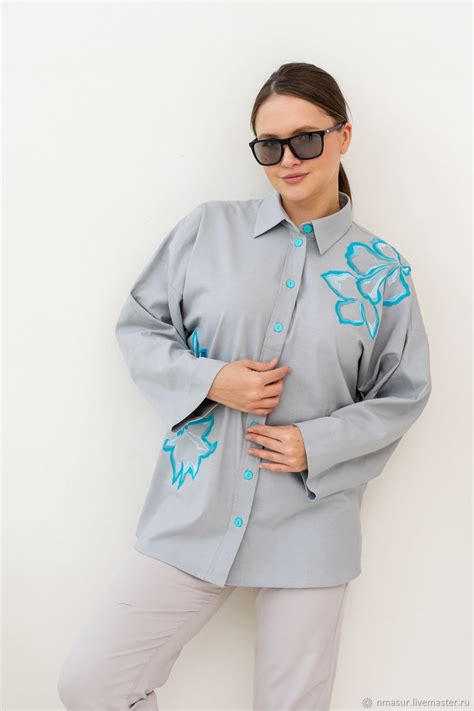 Natalini Рубашка льняная с вышивкой светло серая с бирюзой купить в интернет магазине Ярмарка