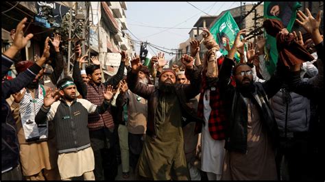 Pakistan Elections Imran Khans Pti Aims To Form Next Govt Amid