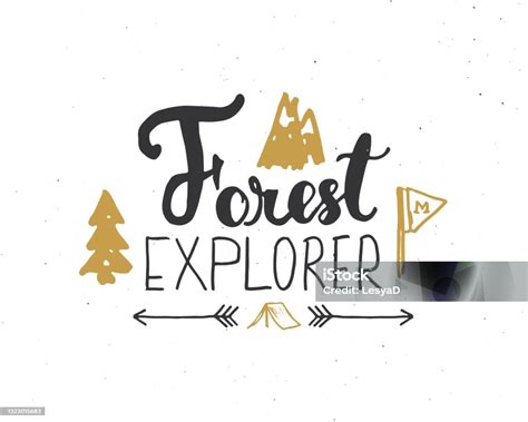 숲 탐험가 레터링 필기 사인 손으로 그린 그런지 서예 텍스트 야외 하이킹 모험과 산 탐험 벡터 일러스트 감시에 대한 스톡 벡터