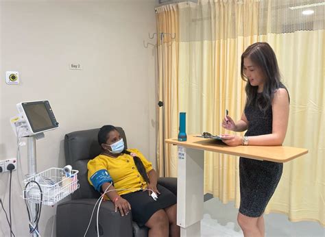 品视角Dr Ng Pei Ying黄佩音 用心当医生 品 PIN Prestige