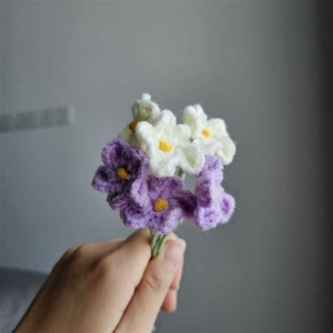 ดอกฟอร์เก็ตมีน็อตไหมพรม ดอกไม้โครเชต์ รับจัดช่อดอกไม้ Shopee Thailand