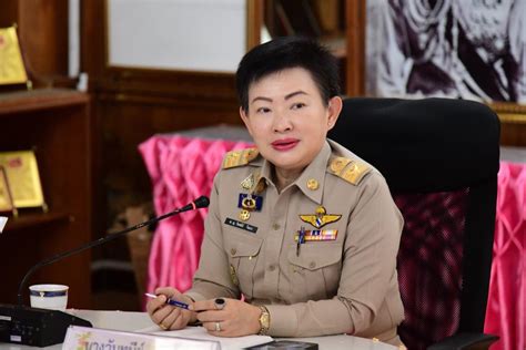 Photo Gallery โรงเรียนฤทธิยะวรรณาลัยงดกิจกรรมกลางแจ้ง ให้เด็กสวมหน้ากาก