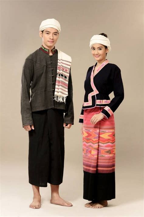 ชุดแต่งงานอีสาน ไทลื้อ ชาย ไทลื้อเมืองเงิน หญิง ไทลื้อศรีดอนชัย อ้างอิงภาพจาก Somchai