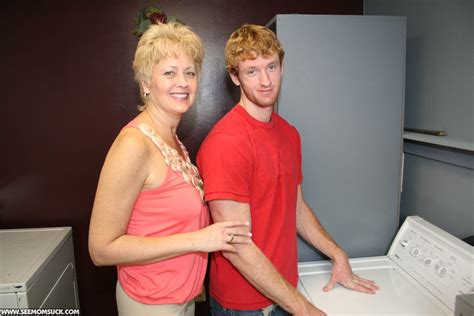 MILF Giving Blowjob Porn Pictures XXX Photos Sex Images PICTOA