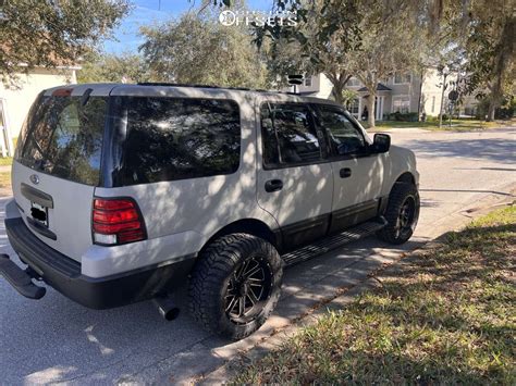 2006 Ford Expedition With 20x10 18 Massiv Offroad Or4 And 33125r20