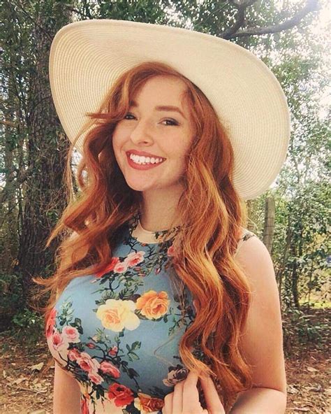 Gorgeous Redhead Beautiful Smile Gorgeous Women Young Models Bikini