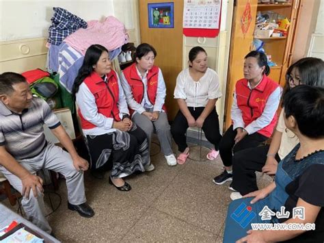 镇江公交5路线荣获“全国交通运输行业文明示范窗口”称号中国镇江金山网 国家一类新闻网站 镇江公交5路线荣获“全国交通运输行业文明示范窗口”称号中国镇江金山网 国家一类新闻网站