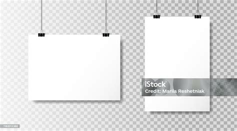 모형 스타일의 사실적인 흰색 빈 종이 형식 A4 바인더 클립에 매달려 빈 용지를 비웁데 투명 한 배경에 클립으로 밧줄에 매달려 포스터 벡터 0명에 대한 스톡 벡터 아트 및