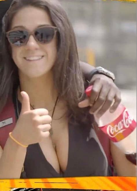 Underrated Cleavage Scrolller