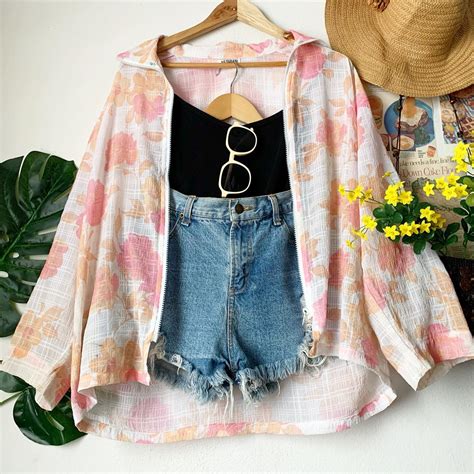 Hob Pha 🌼149 Thb เสื้อคลุมวินเทจพิมพ์ลาย 🌼รอบอก 46 ยาว