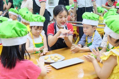 Trung thu ấm áp của các bạn nhỏ Nhà CSS Creative Saigon Prebabe