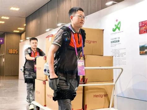 傲鲨智能外骨骼机器人亮相杭州亚运会，助力亚运物流保障任务 知乎