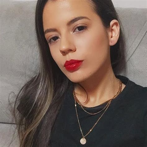 Milena Fernandes Mia Fernands • Threads Say More