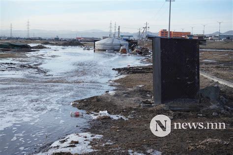 Фото Шар усны үер бууж айлууд усанд автжээ News Mn