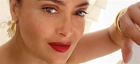 Salma Hayek In Bikini Beats The Sunday Blues On A Boat