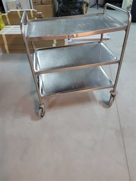 Метална количка с три рафта гр София Младост 4 • Olx Bg